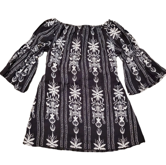 Urban Mangoz | Dresses | Urban Mangoz L Floral Embroidered Boho Bell ...